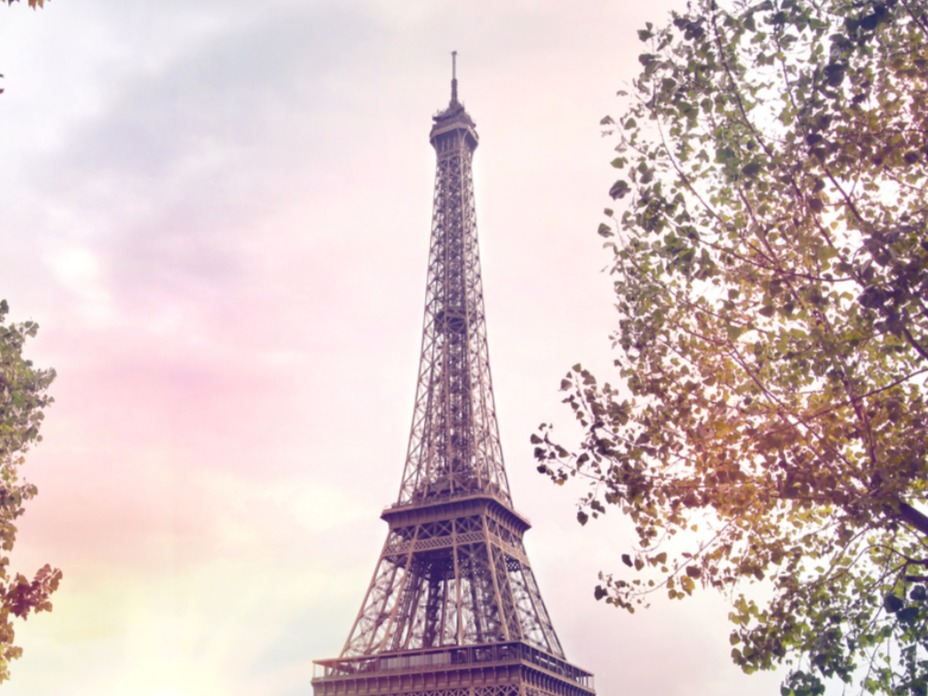 8+ Embarrassing Items You Should Never Wear in Europe Story